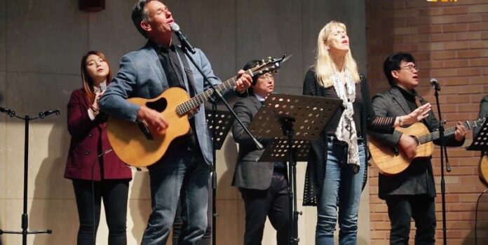 Bob Fitts Biography: A Songwriter and Gospel Musician - Silnels