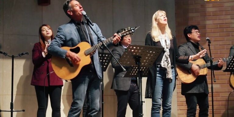 Bob Fitts Biography: A Songwriter and Gospel Musician - Silnels