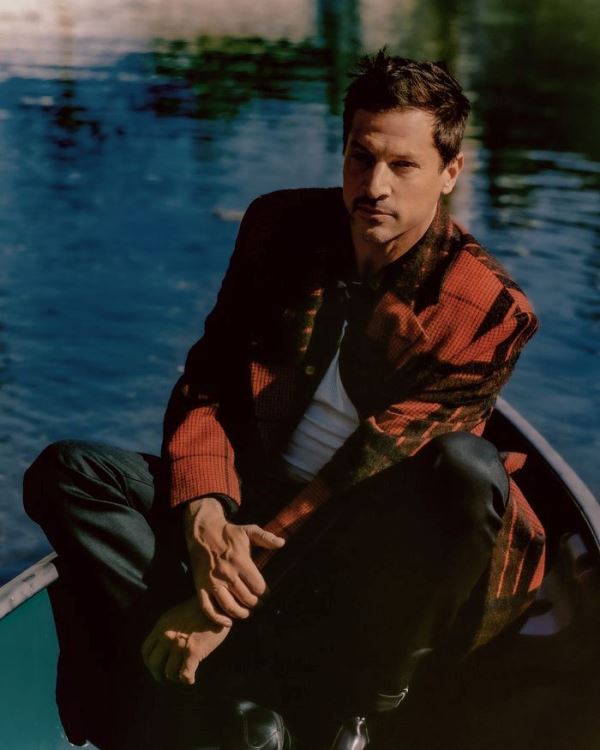 Simon Rex Biography, Instagram, Net worth, Career, & Girlfriend - Silnels