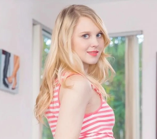 Lily Rader Biography Net Worth How Old Is Lily Reader Silnels